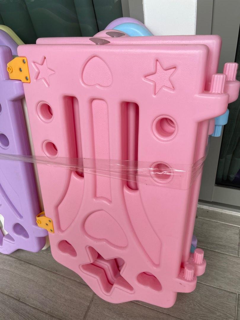 Play area fence / play yard - 16 panels + 2 gates, Babies & Kids ...