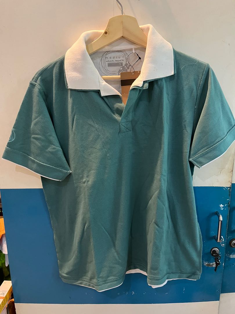 polo shirt tosca, Fesyen Pria, Pakaian , Atasan di Carousell