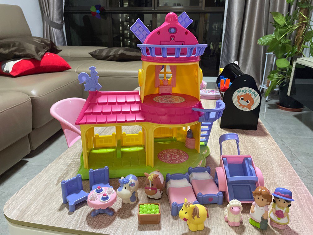 Pretend play farm house, Hobbies & Toys, Toys & Games on Carousell