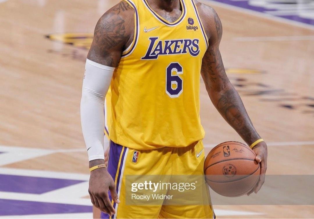 Rare! Game used NBA ball photomatched to Lebron free throw, Sports ...