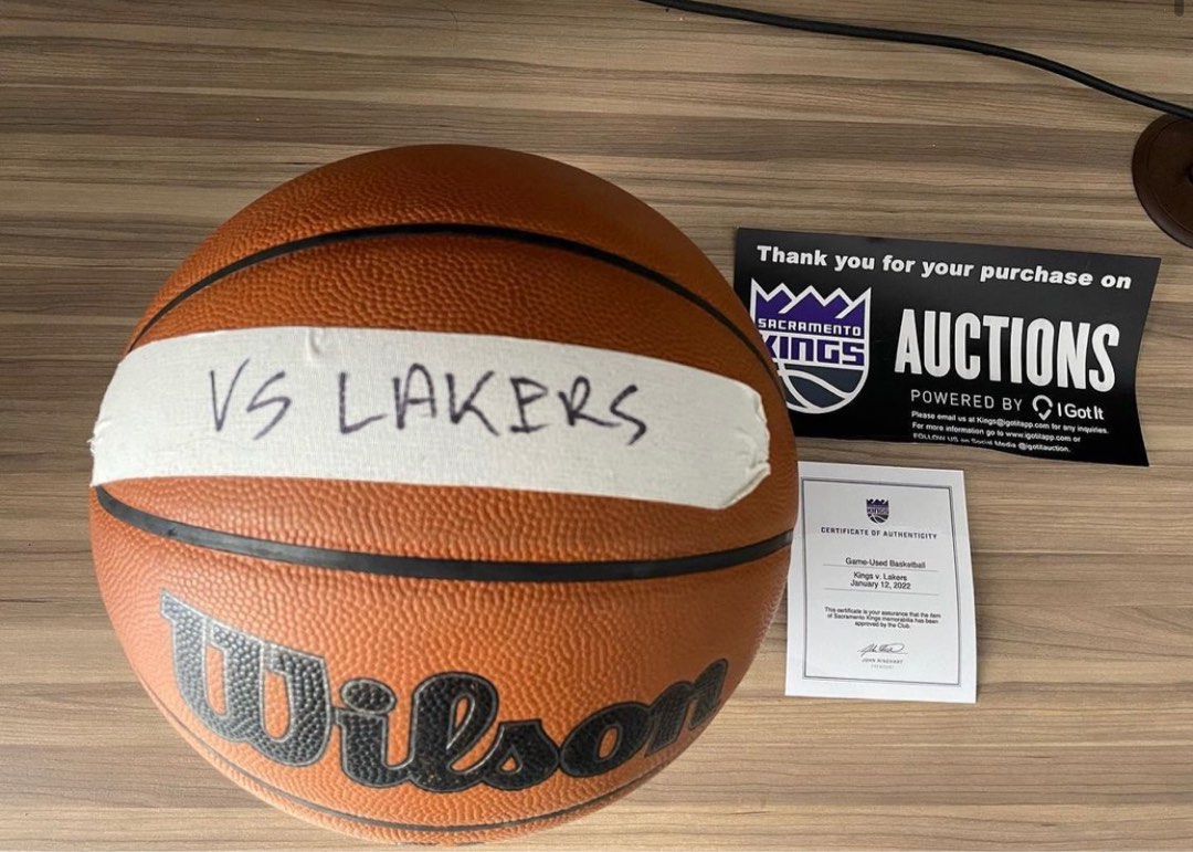 Rare! Game used NBA ball photomatched to Lebron free throw, Sports ...