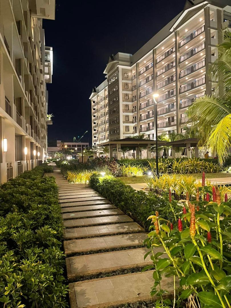 RFO Condo in Paranaque Near SM BF,NAIA Airport , Mondelez , Calathea ...
