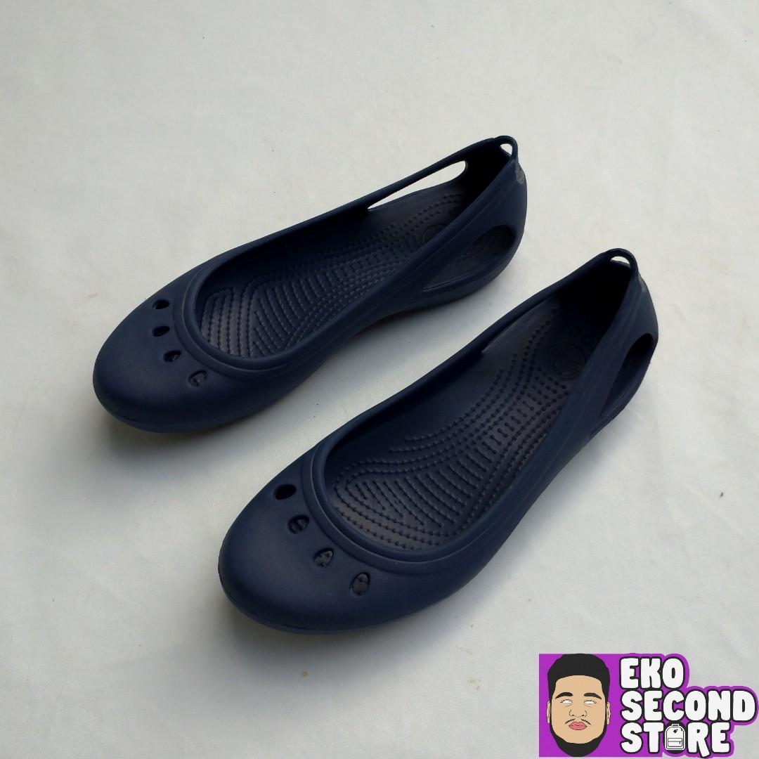 sepatu crocs, Fesyen Wanita, Sepatu di Carousell