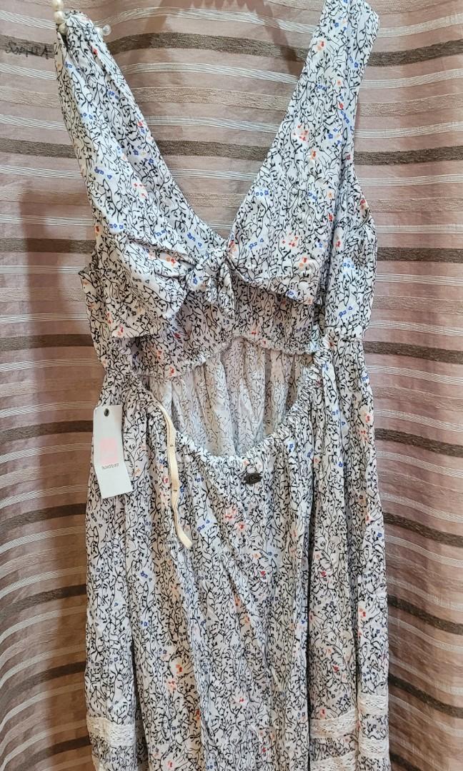 Sexy Back beach cover Quicksilver dress, Women's Fashion, Dresses ...