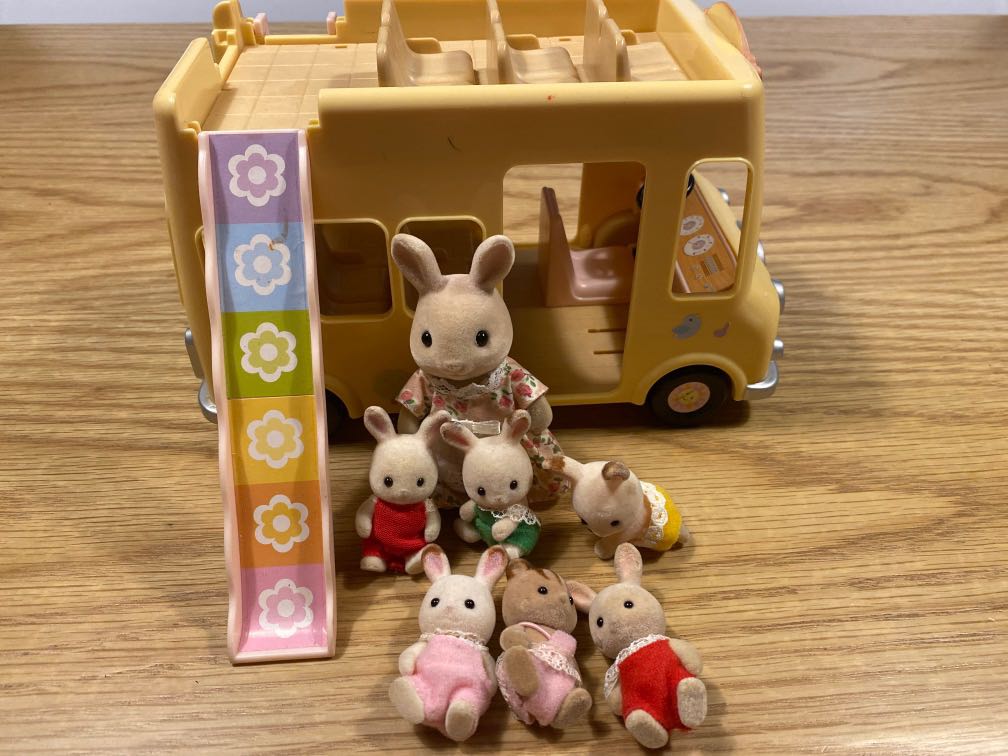 Sylvanian Family Nursery Bus + Figures, Hobbies & Toys, Toys & Games on ...