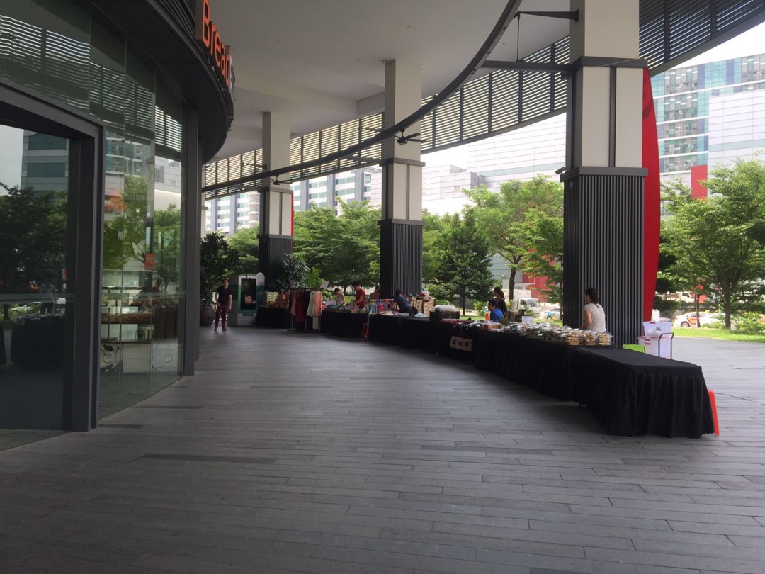 Table Rent, Furniture & Home Living, Furniture, Tables & Sets on Carousell