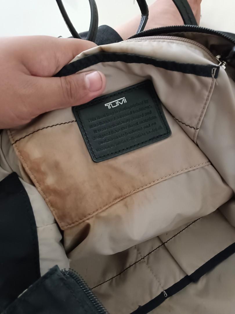 Tas tumi, Fesyen Wanita, Tas & Dompet di Carousell