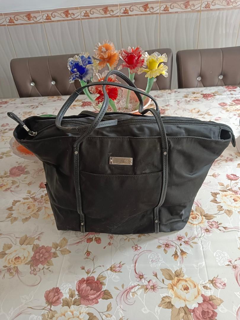 Tas tumi, Fesyen Wanita, Tas & Dompet di Carousell