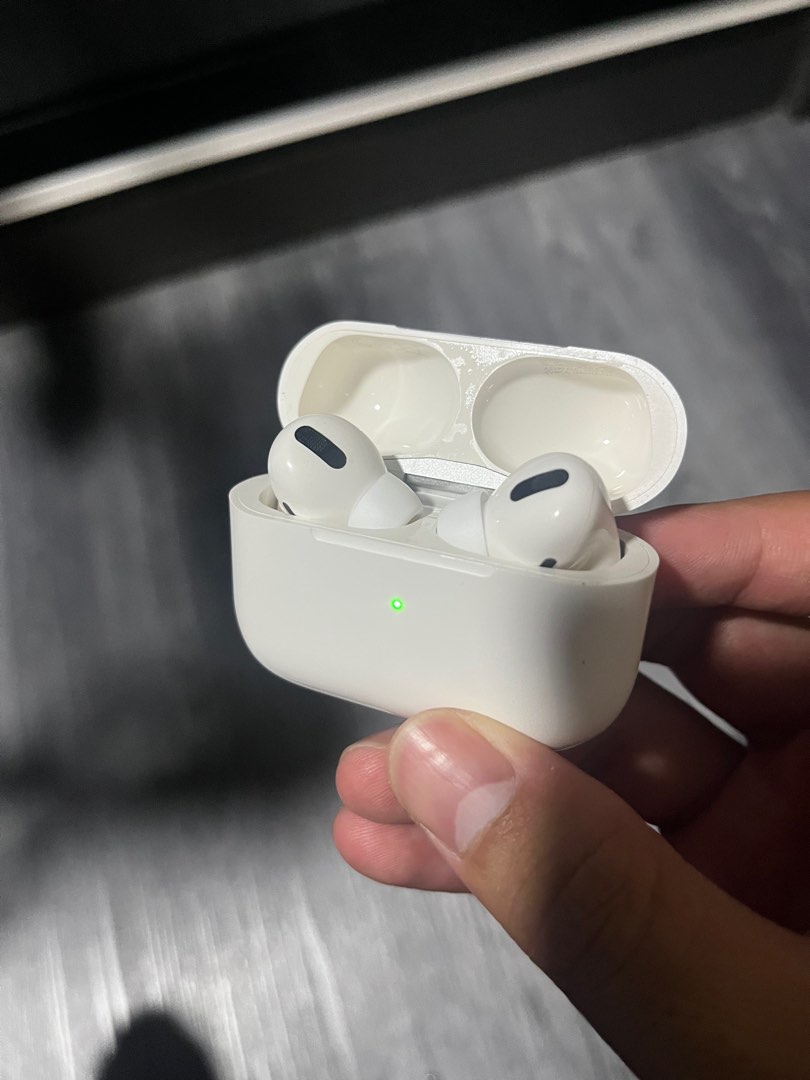 Apple airpods 1 gen, Audio, Earphones on Carousell