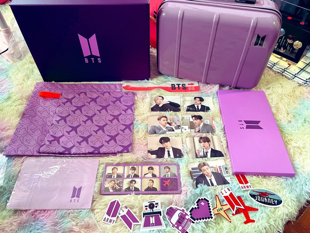 BTS Membership Pack Merch Box 5, Hobbies & Toys, Memorabilia ...