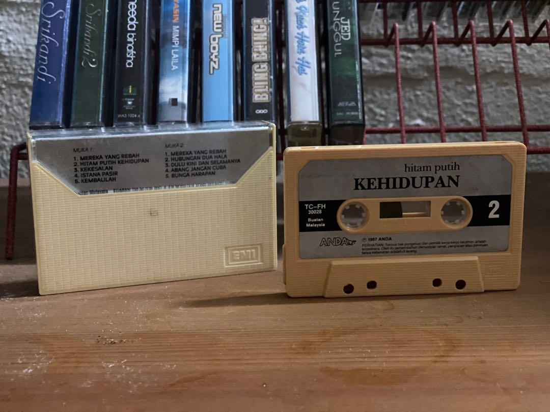 Kaset Hitam Putih Kehidupan kompilasi, Hobbies & Toys, Music & Media ...