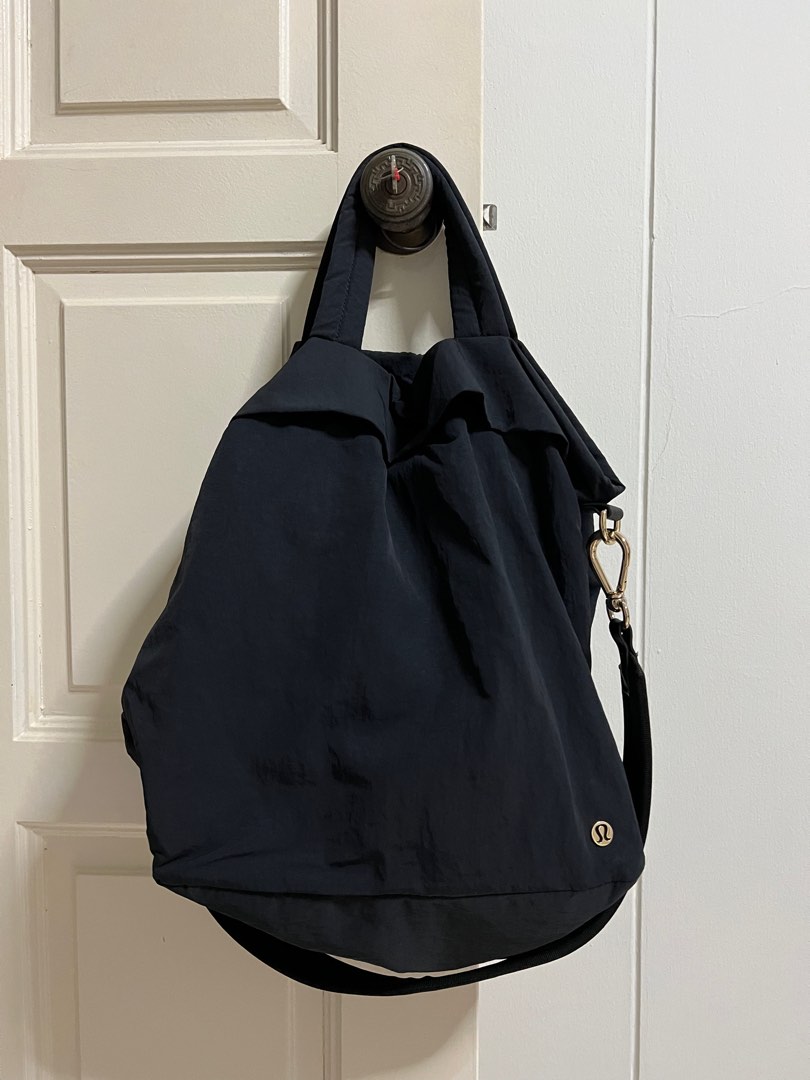 Lululemon On My Level 1.0 Bag, Women's Fashion, Bags & Wallets ...