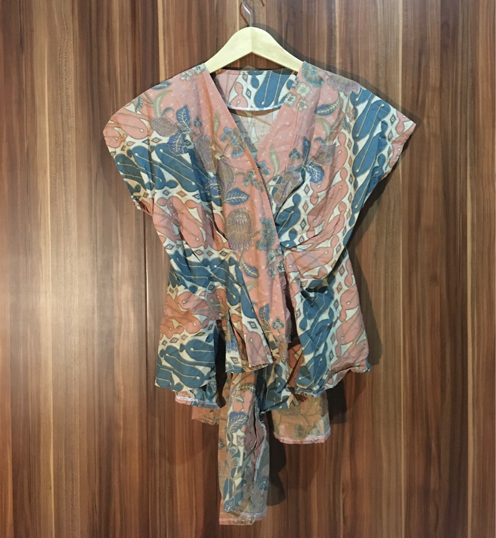 New Wrap top batik, Fesyen Wanita, Pakaian Wanita, Atasan di Carousell