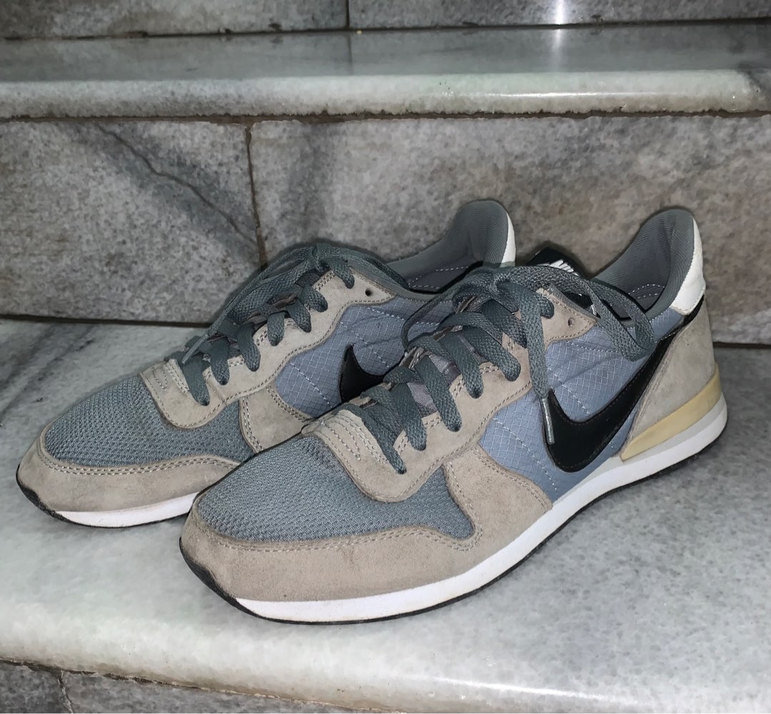 Nike man shoes authentic size 43, Fesyen Pria, Sepatu , Sneakers di ...
