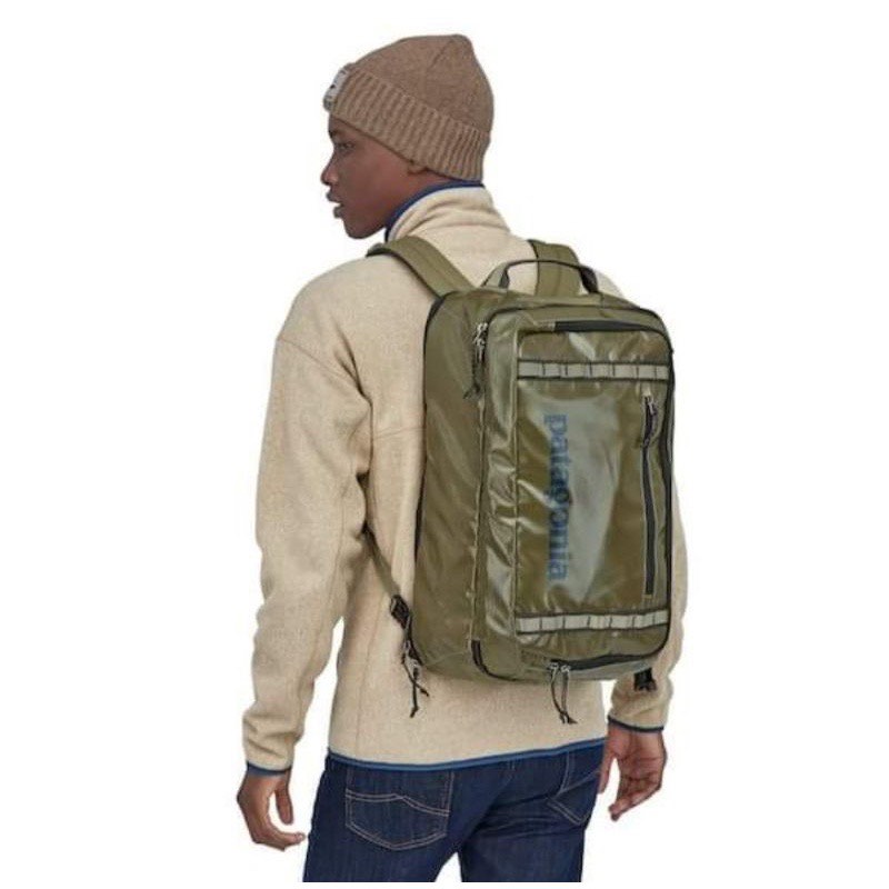 Patagonia Black Hole MCL 26L, Men's Fashion, Bags, Backpacks on Carousell