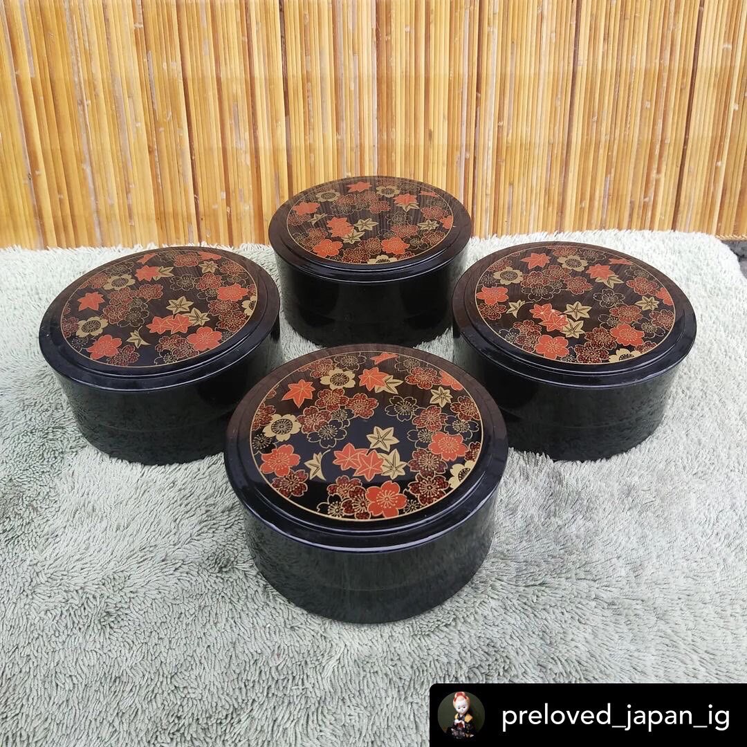 Round Bento Box with Cover, Furniture & Home Living, Kitchenware ...