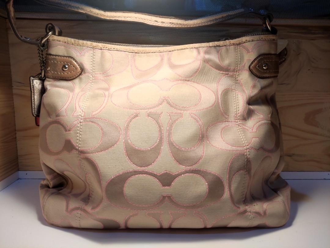 Thrift tas wanita coach, Fesyen Wanita, Tas & Dompet di Carousell