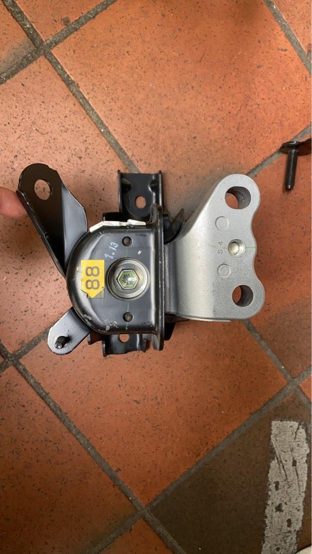 Toyota wish engine mounting ori, Car Accessories, Car Workshops ...