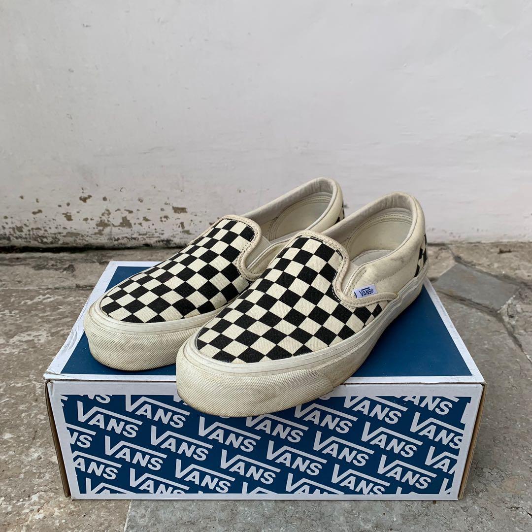 Vans Vault OG Slip-on Checkerboard, Fesyen Pria, Sepatu , Sneakers di ...