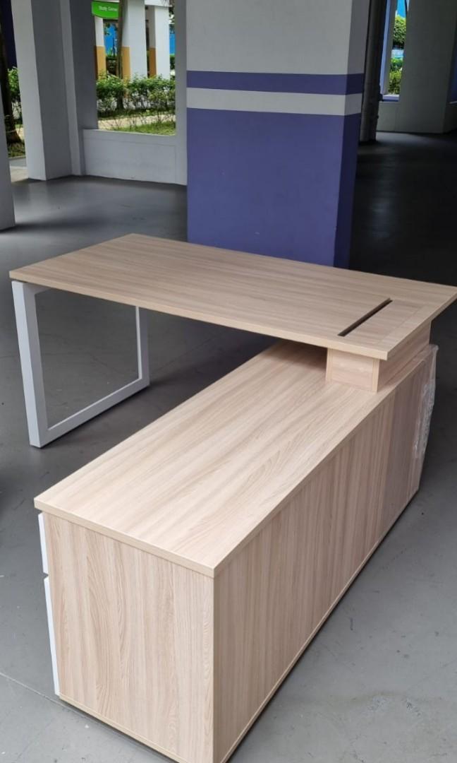 **Free delivery $200 Almost New Computer Table/Study Desk! **Free ...