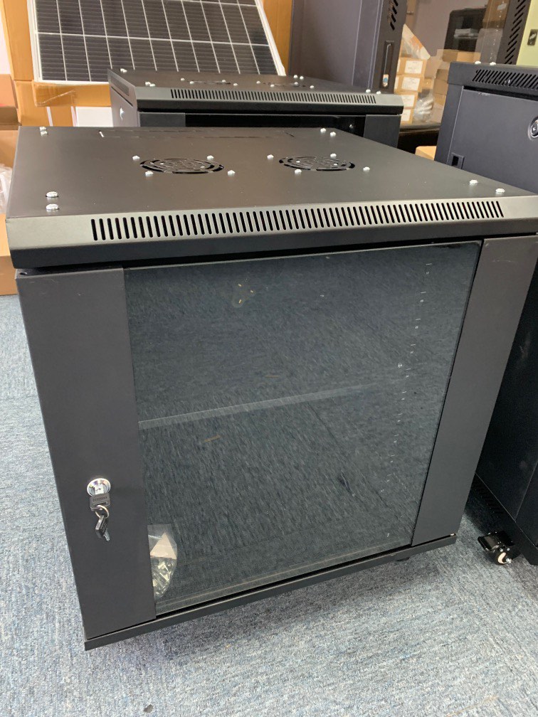 [last unit] 12u, 600mm depth server rack with castor wheels, Computers ...