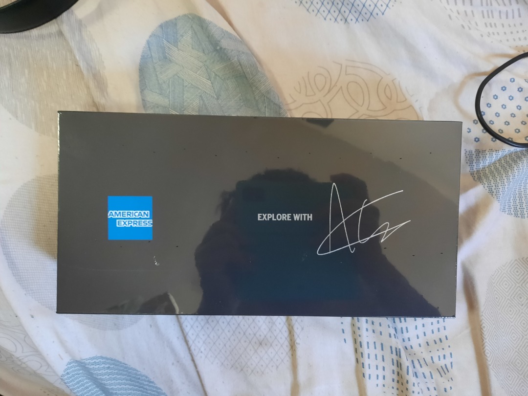 AE x ANSON KONG x Explorer 限量版太陽眼鏡連簽名相, 興趣及遊戲, 收藏品及紀念品, 明星周邊 - Carousell