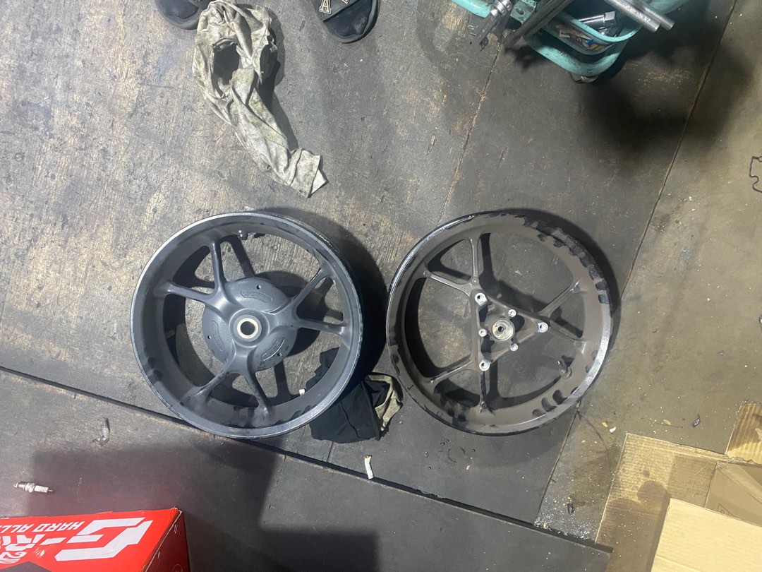 Aerox standard rim, Motorcycles, Motorcycle Accessories on Carousell