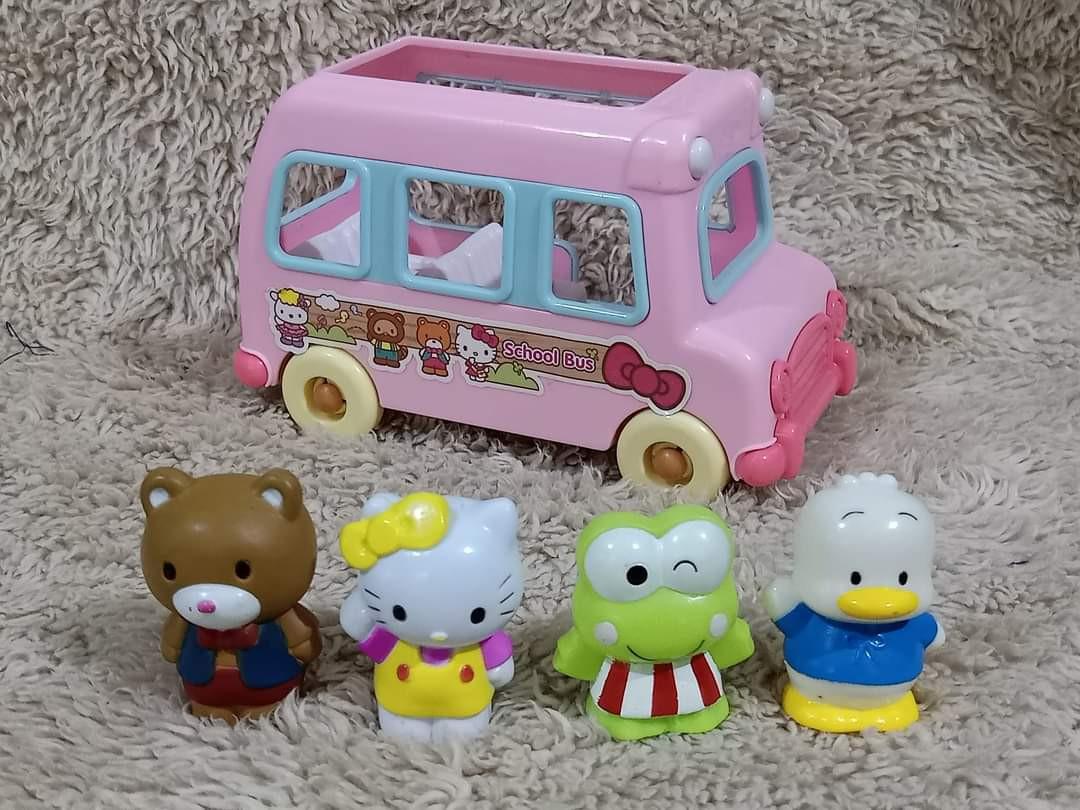 AUTHENTIC SANRIO HELLO KITTY AND FRIENDS / SCHOOL BUS PLAY SET (5 pcs ...