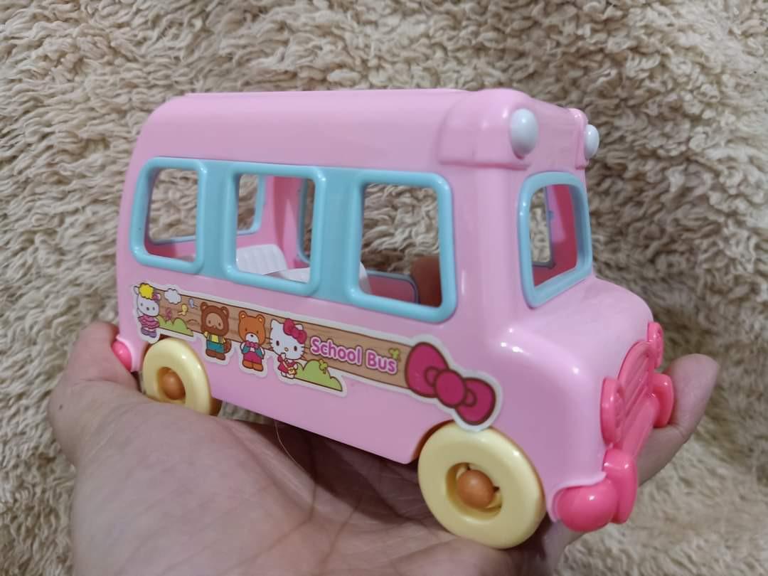 AUTHENTIC SANRIO HELLO KITTY AND FRIENDS / SCHOOL BUS PLAY SET (5 pcs ...