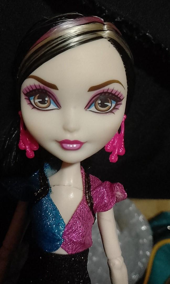 Ever After High Duchess Swan, Hobbies & Toys, Toys & Games on Carousell