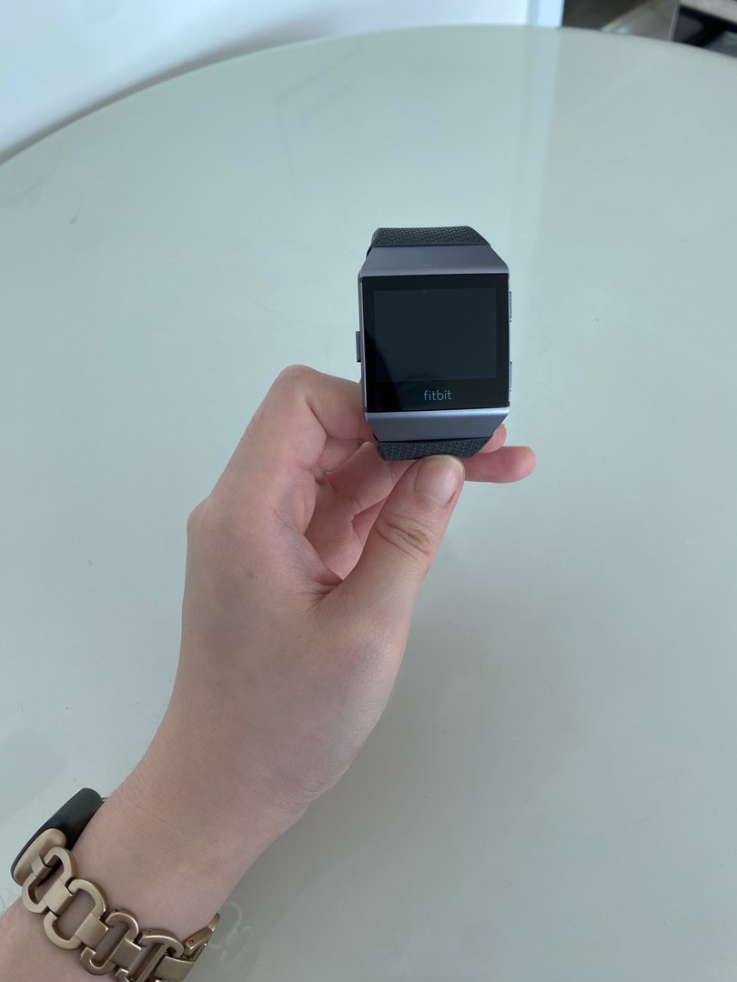 Fitbit ionic, Mobile Phones & Gadgets, Other Gadgets on Carousell