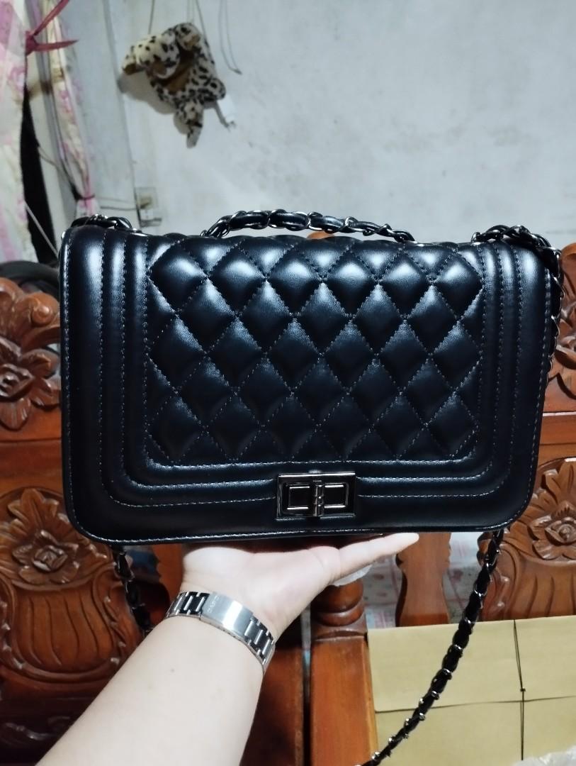 How r u sling bag, Women's Fashion, Bags & Wallets, Cross-body Bags on ...