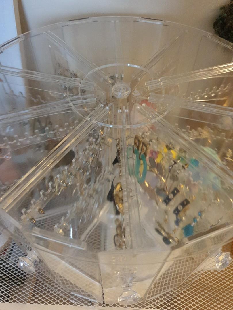 Jewellery Carousel Display, Women's Fashion, Jewelry & Organisers ...
