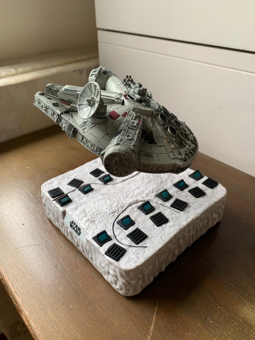 Levitating Millennium Falcon Star Wars by Beast Kingdom, Hobbies & Toys ...