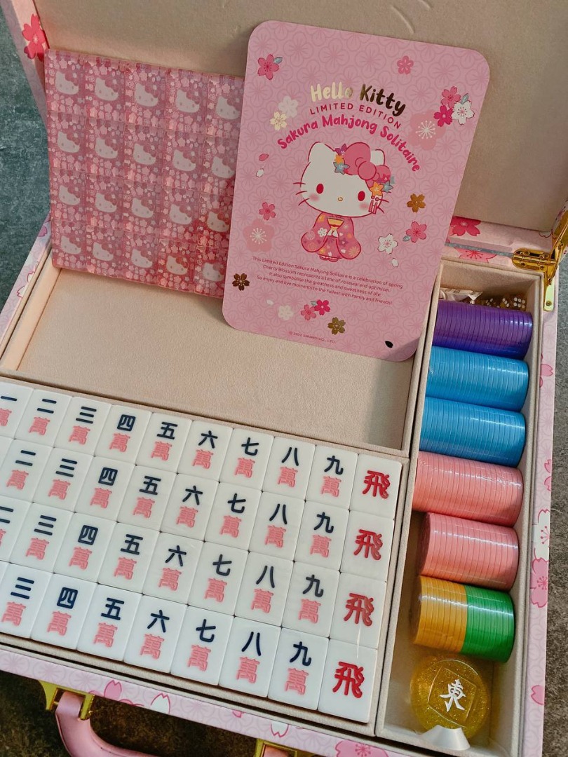 Limited Edition Hello Kitty Mahjong, Hobbies & Toys, Toys & Games on ...