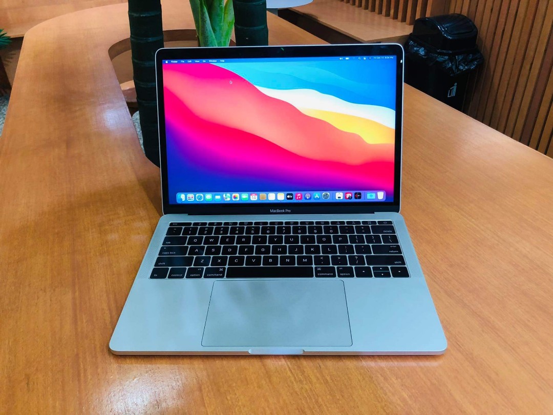 Macbook Pro (13-inch, 2016, Two Thunderbolt 3 Ports) 8 GB 256 SSD Os ...