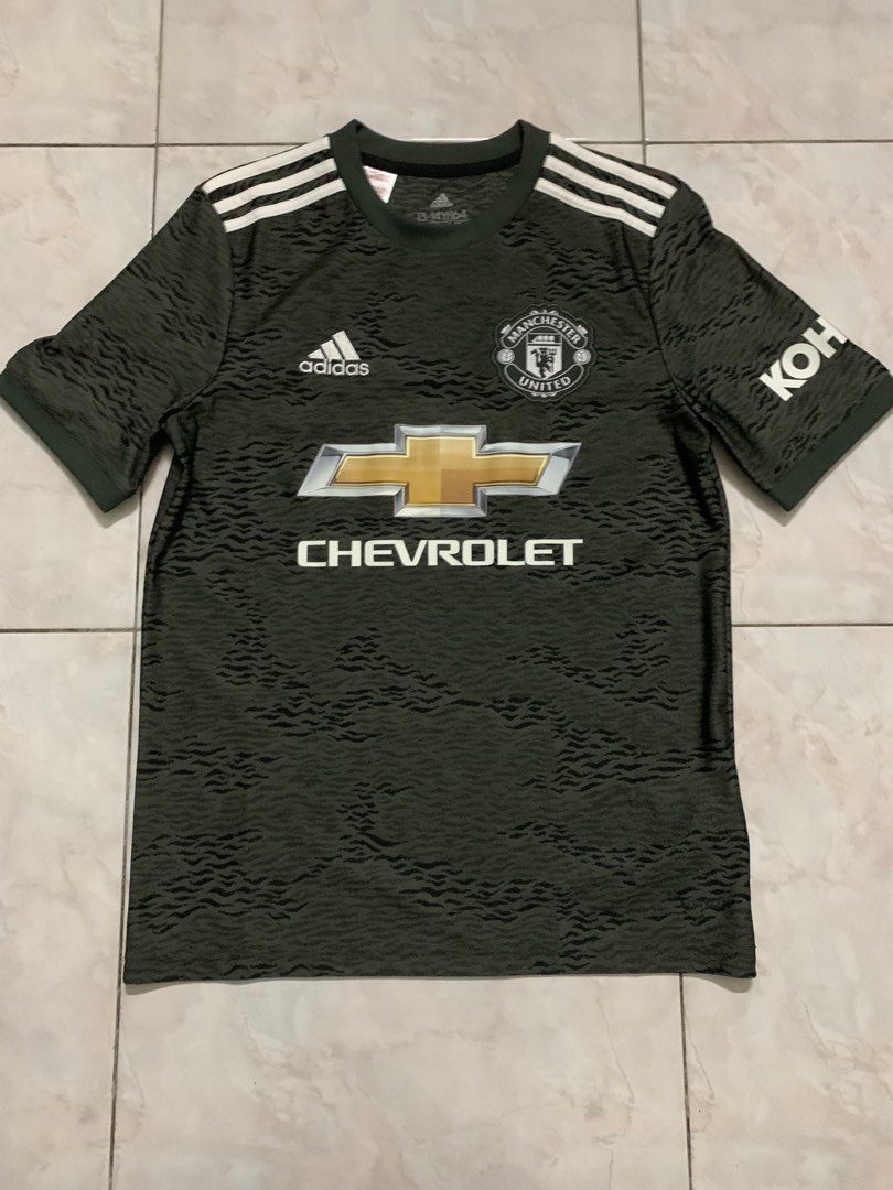 man utd 20/21 away kit fans issue (original), Men's Fashion, Activewear on Carousell