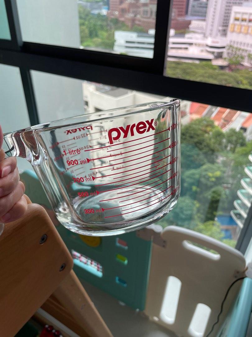 Pyrex Glass measurement cup 1L, Furniture & Home Living, Kitchenware ...
