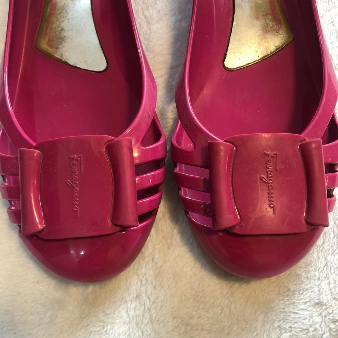 Salvatore Ferragamo Jelly Flats, Women's Fashion, Footwear, Flats & Sandals on Carousell