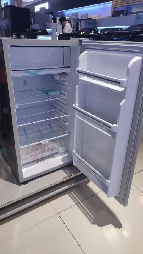 SHARP 3.5 cu ft MINIBAR REFRIGERATOR, TV & Home Appliances, Kitchen ...