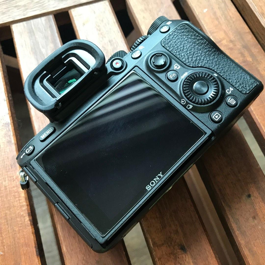 Sony A7iii, SC 3741, FREE SILICON COVER, Photography, Cameras on Carousell