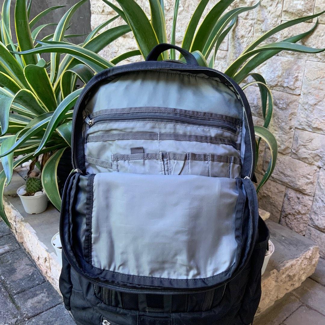 THE NORTH FACE BOX SHOT 35L TNF BACKPACK BLACK, Fesyen Pria, Tas ...