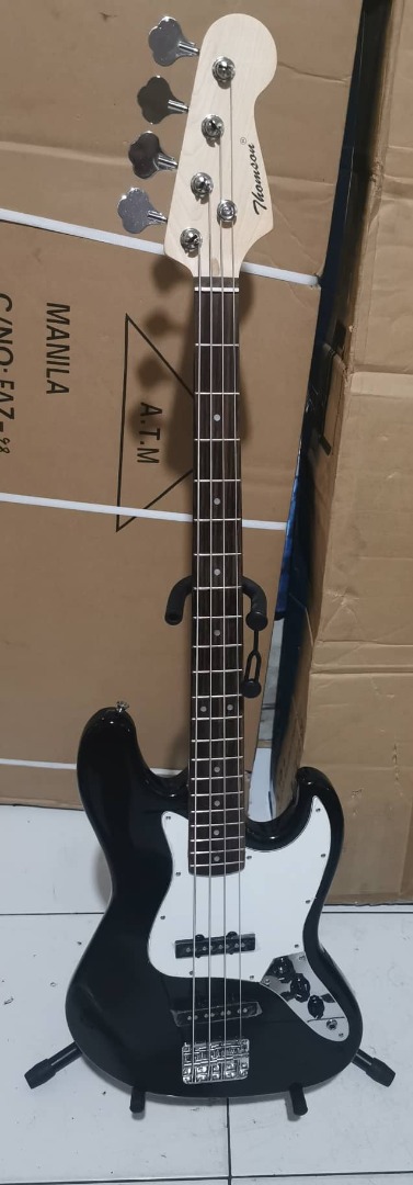 Thomson Bass 4 String Black, Hobbies & Toys, Music & Media, Musical ...
