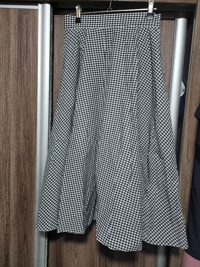 Uniqlo Checkered Midi Dress, Women's Fashion, Bottoms, Skirts on Carousell
