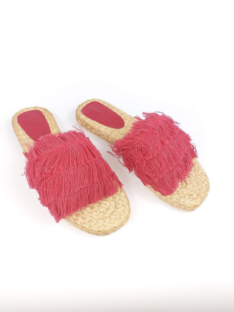 ABAKA SLIP-ONS, Women's Fashion, Footwear, Slippers and slides on Carousell