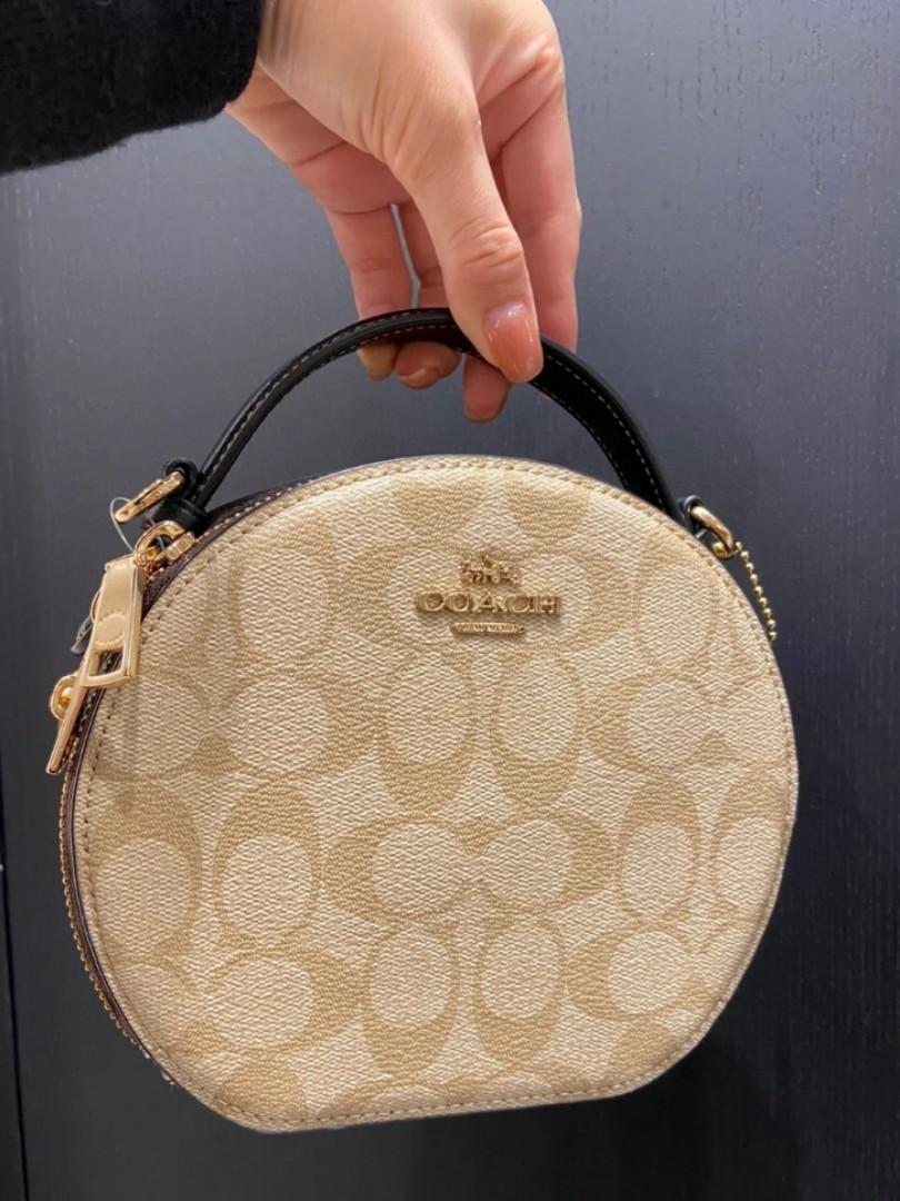 Authentic coach Varsity Preppy Canteen Round Cake, Women's Fashion ...