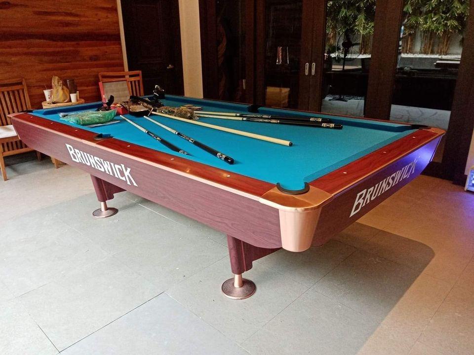 BRANDNEW BRUNSWICK BILLIARD TABLE WITH COMPLETE ACCESSORIES, Sports ...