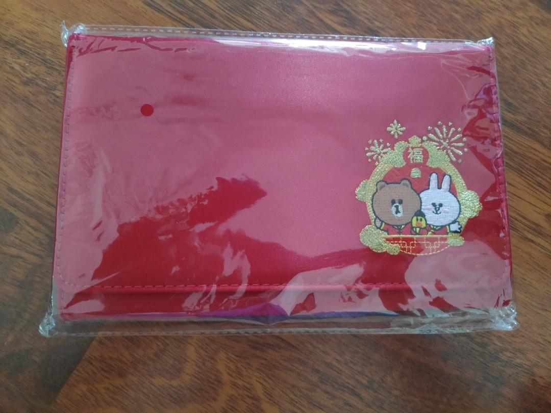 CapitaLand Mall x Line friends CNY pouch, Women's Fashion, Bags ...