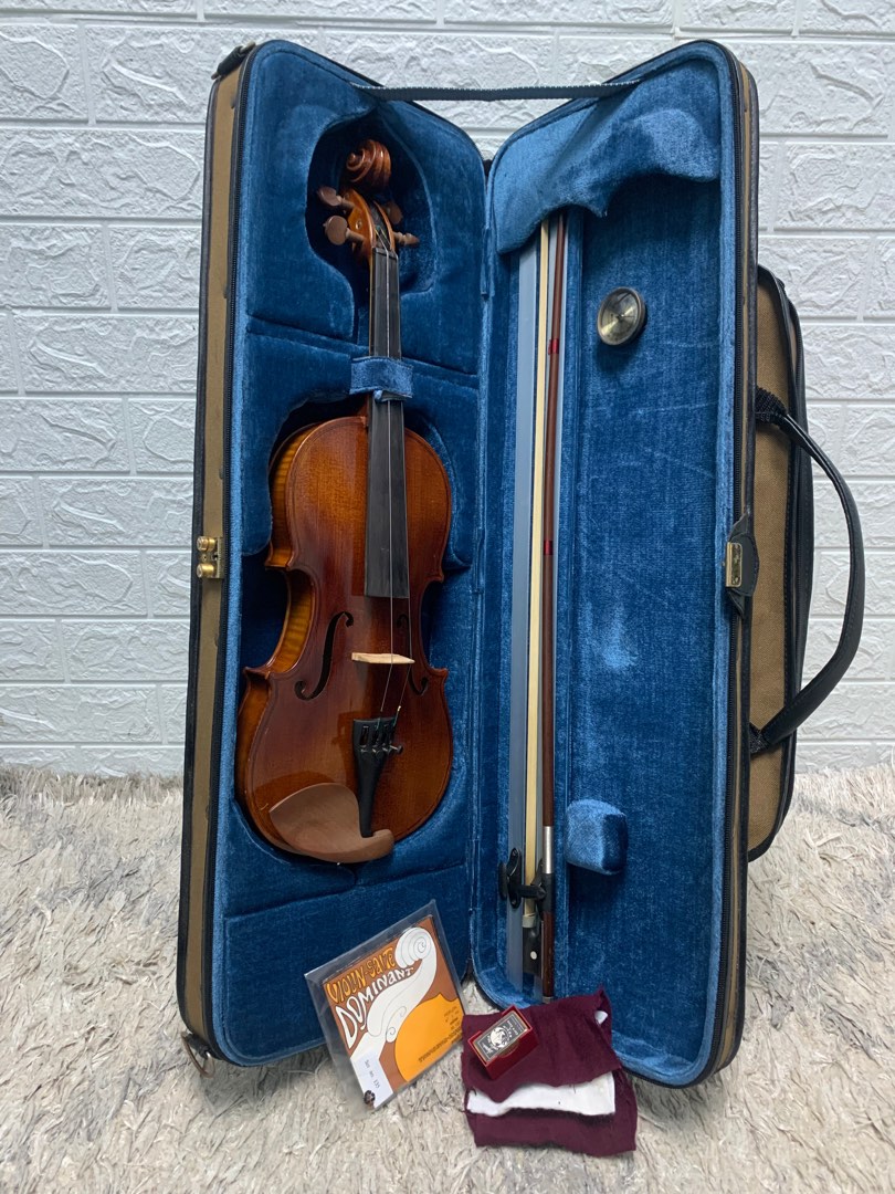 Eurostring M400 violin, Hobbies & Toys, Music & Media, Musical ...