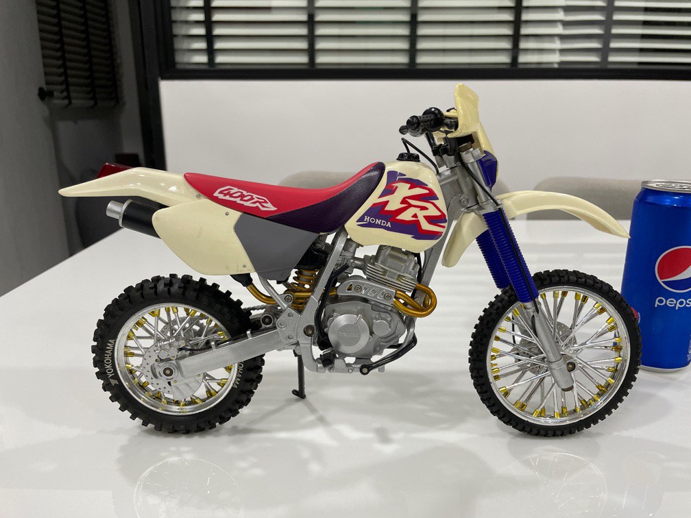 Honda XR 400 (Scale 1:6), Hobbies & Toys, Toys & Games on Carousell